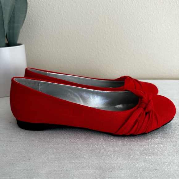 Naturalizer | Shoes | New Naturalizer Zaylee Red Linen Knot Ballet ...